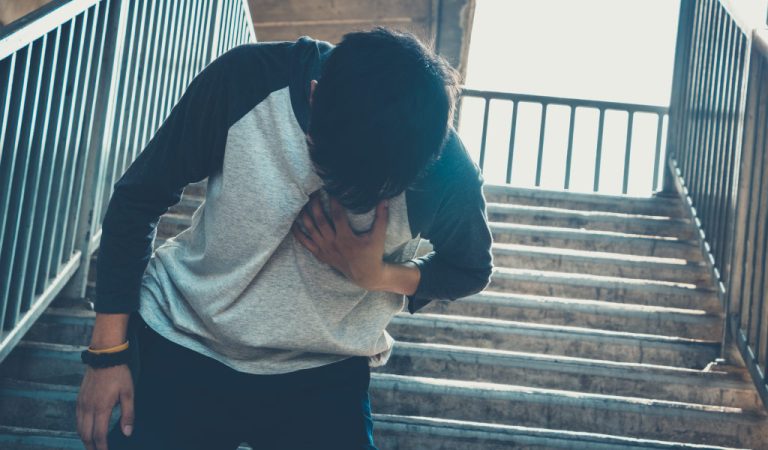 Minor heart attack symptoms you must act on, immediately